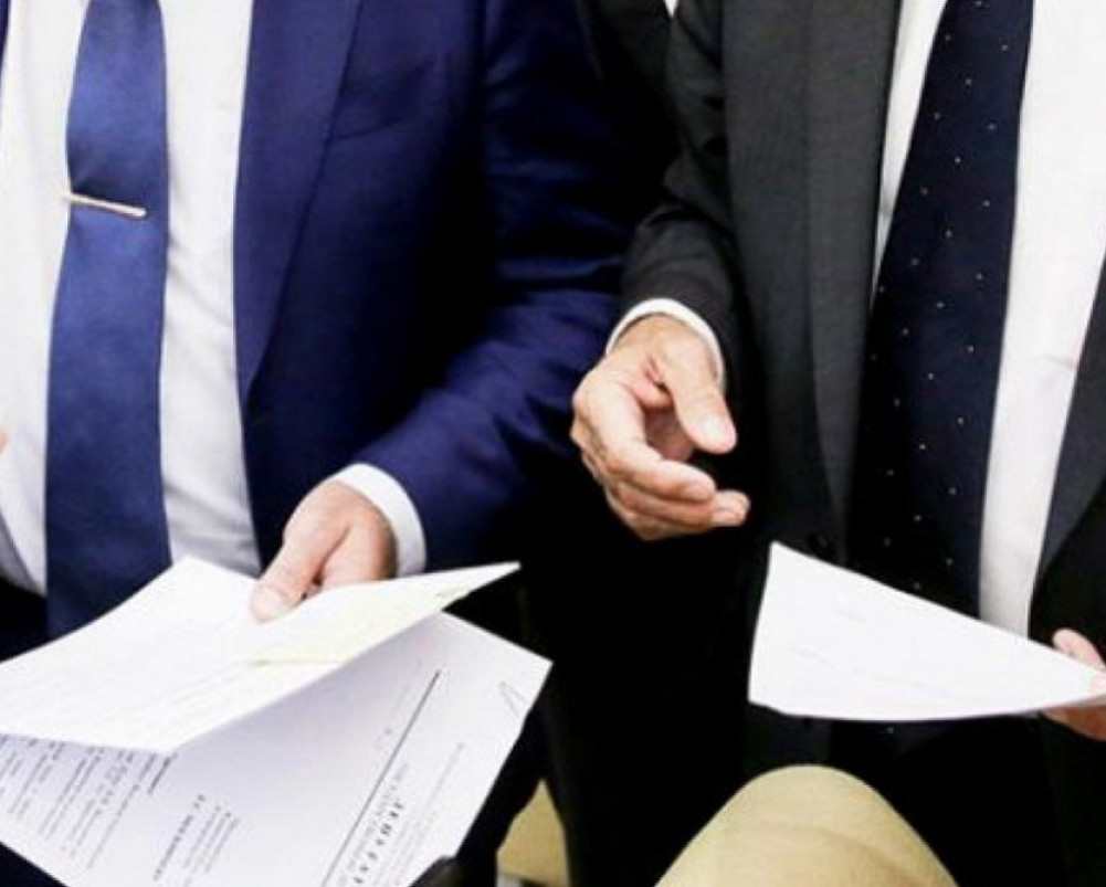 Президент 2000 мемлекеттік қызметкерді жұмыстан қуатын болды - Janabastau.kz