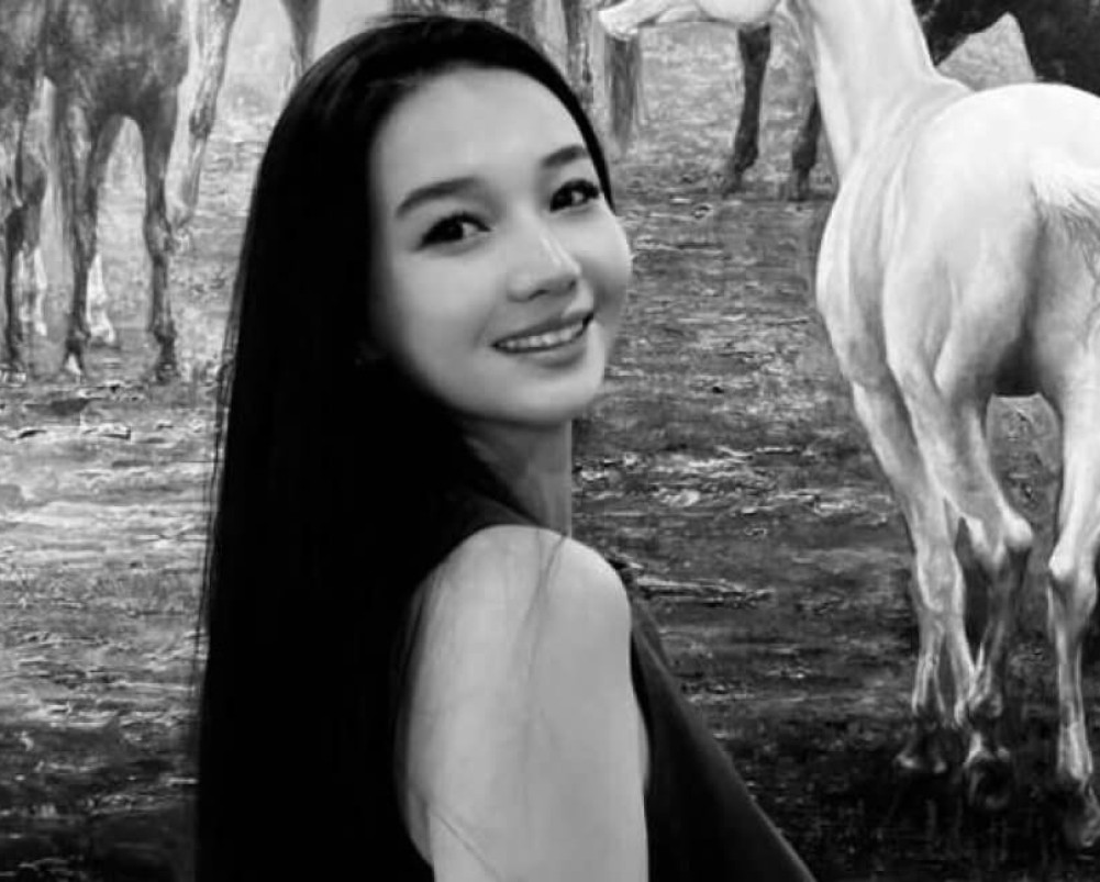 «Ақнәрдің анасы туралы шындықты ел білуі керек»: Қытайда үндеу жасаған әйел Гүлстан Хамитті ...